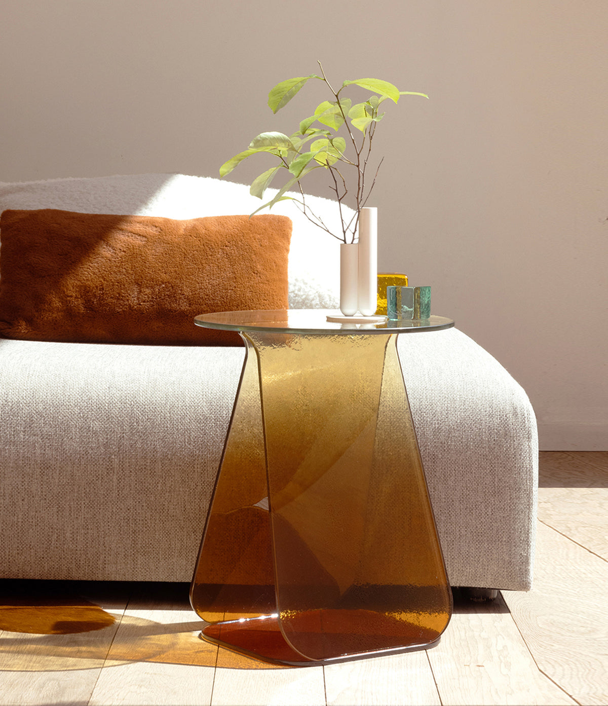 Amber glass side table - YOUMY | Mademoiselle Jo
